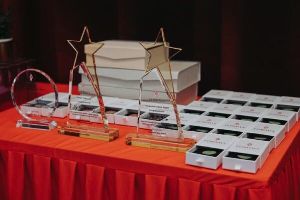 YTT Trophy | Trophy Supplier KL | Kedai Piala Trofi | 奖杯店